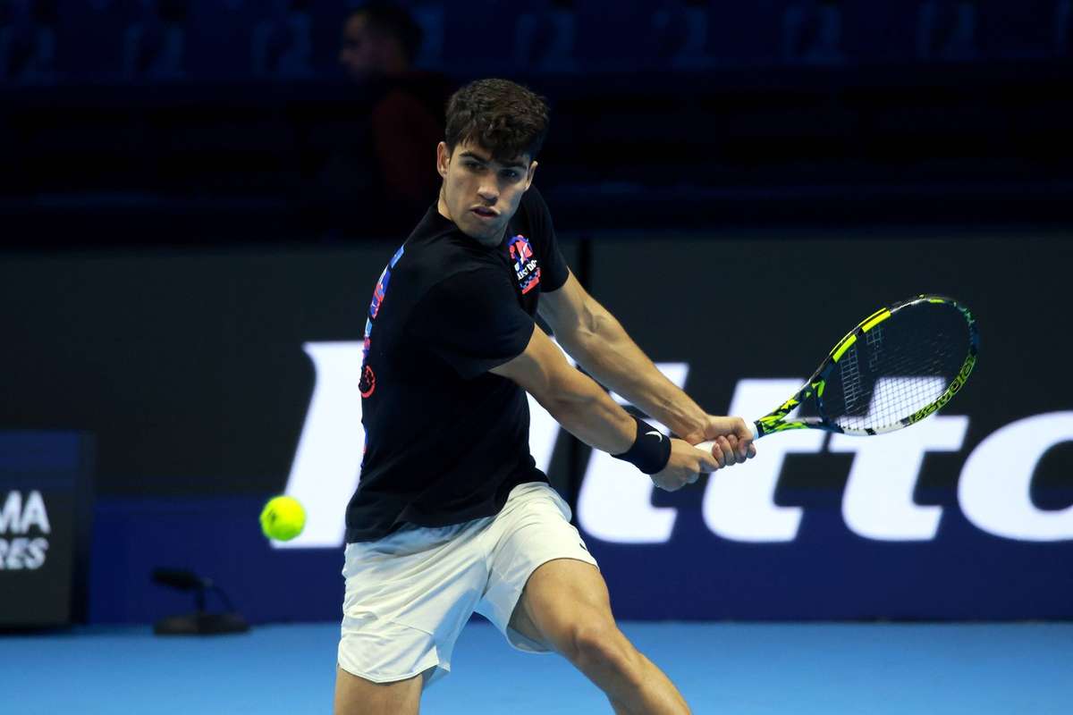 Tenis Flash: Alcaraz zaczyna ATP Finals o porażki. Świątek kończy sezon ...