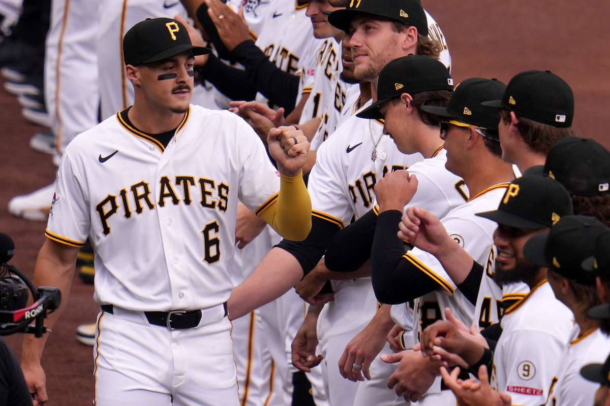 Pirates' Konnor Griffin records first career hit in MLB debut ...