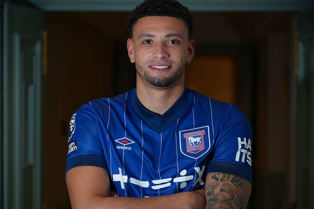Ipswich boss McKenna explains halftime Godfrey hook - TribalFootball.com