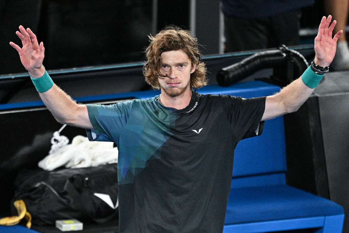 Australian Open: Andrey Rublev wears down Alex de Minaur to reach ...