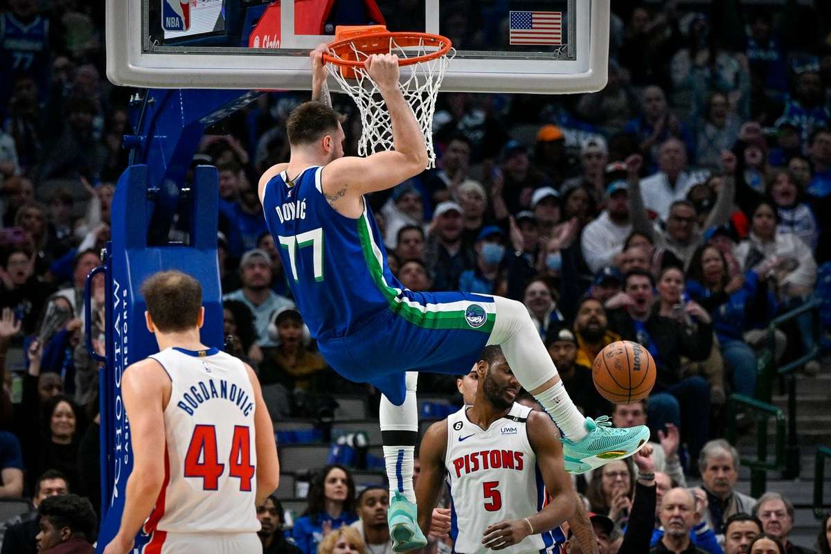 Dončič v NBA po návratu do sestavy opět exceloval, proti Detroitu nastřílel 53 bodů | Livesport.cz