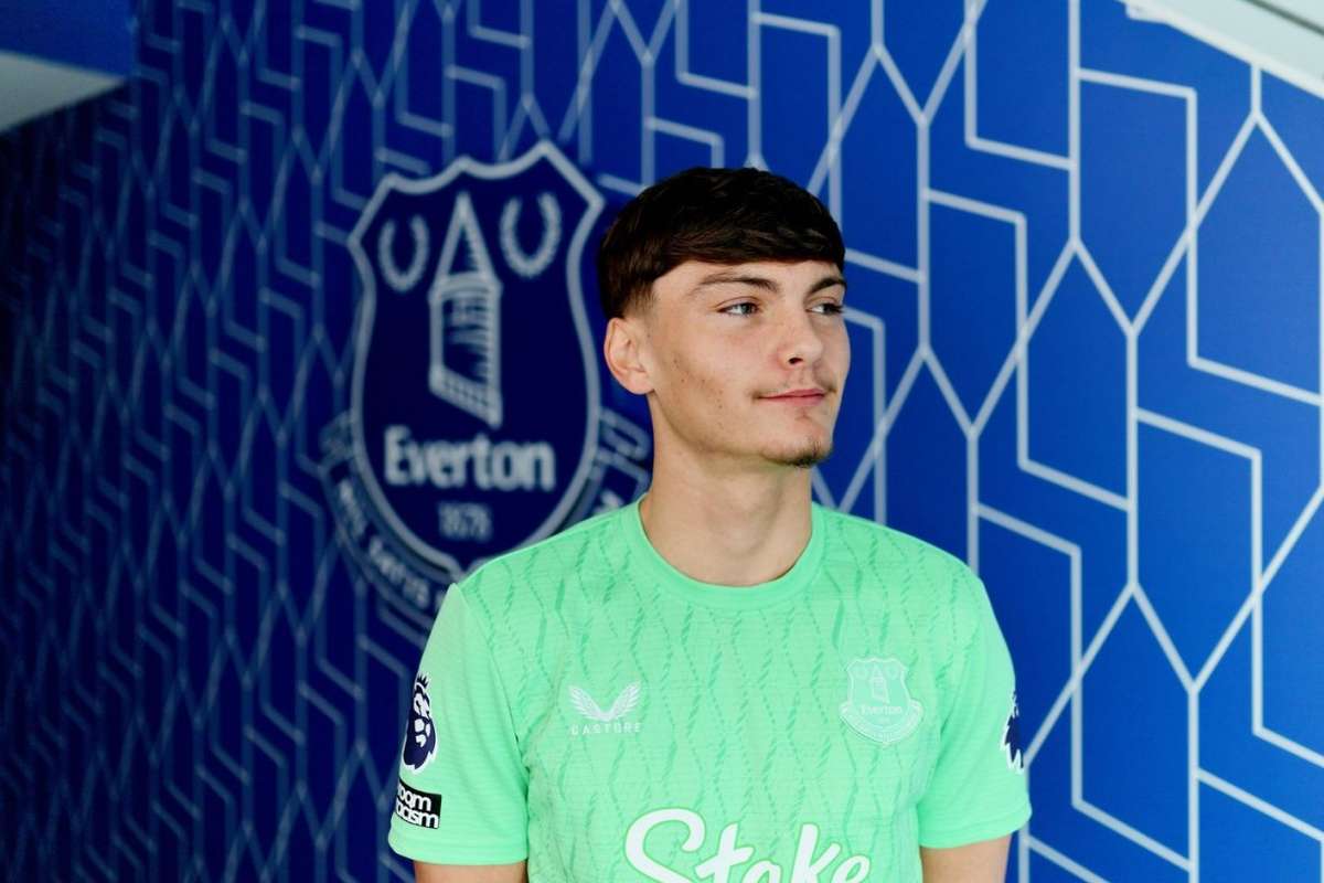 DONE DEAL: Everton keeper Pickford pens contract; joins Southport ...