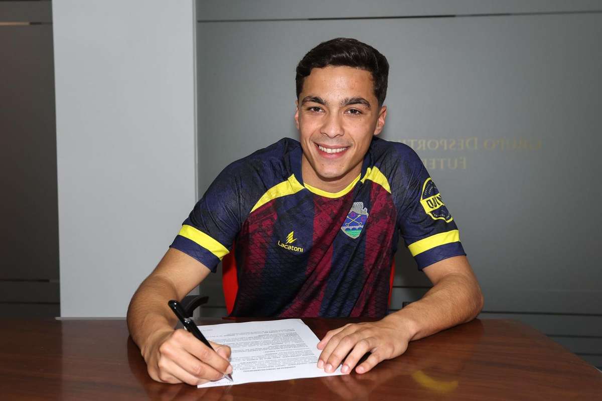 Oficial: Tiago Almeida troca o Tondela pelo Chaves | Flashscore.pt