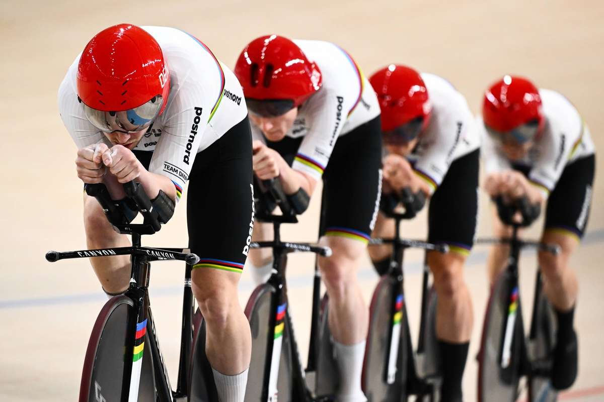 Denmark set new world record to defend European Championship title in ...
