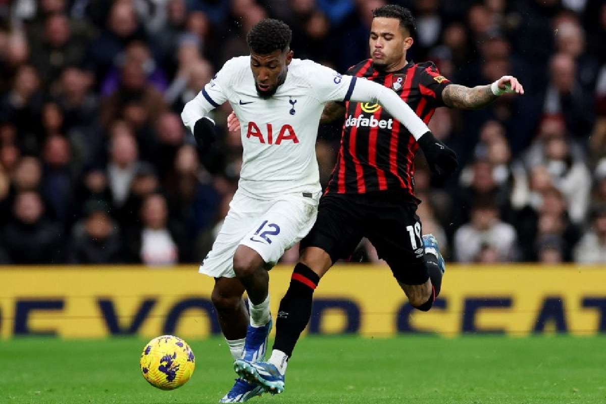 AC Milan sign Brazilian defender Emerson Royal from Tottenham Hotspur | Flashscore.com
