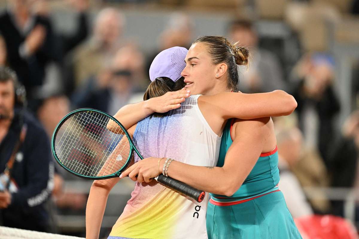 Aryna Sabalenka defeats four-time champion Iga Swiatek to reach first French Open final ...