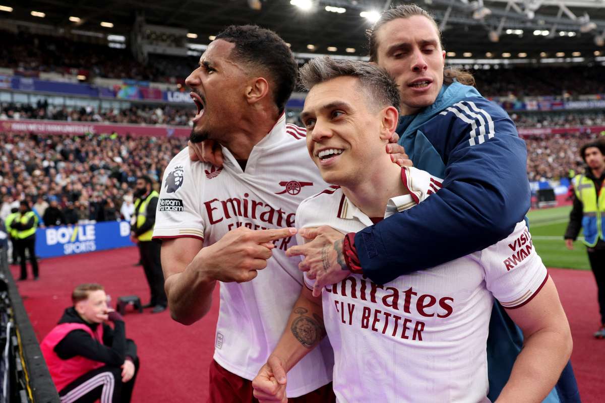 Arsenal survive late VAR drama to beat West Ham and take stride towards ...