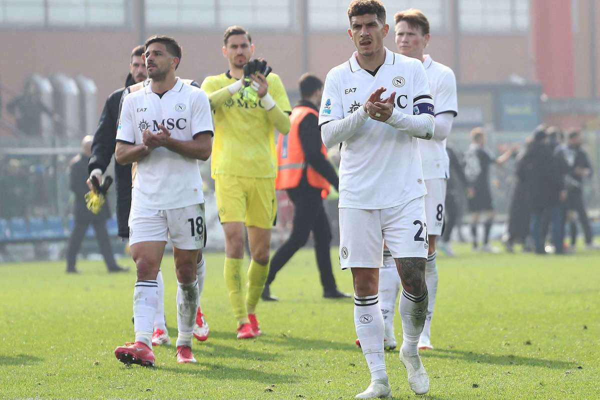 Flagging Napoli host Inter as Serie A title battle hots up | Flashscore ...