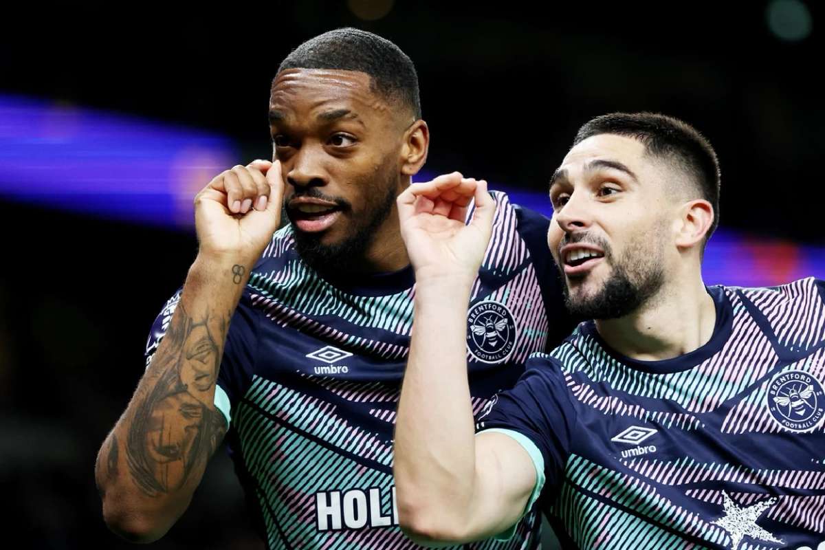 Maupay, o vilão da Premier: "O futebol é divertido, estou a tentar ...