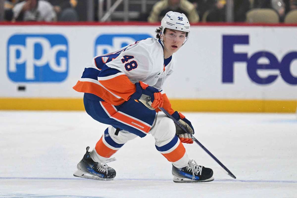 Matthew Schaefer vytvořil rekord NHL | Livesport.cz