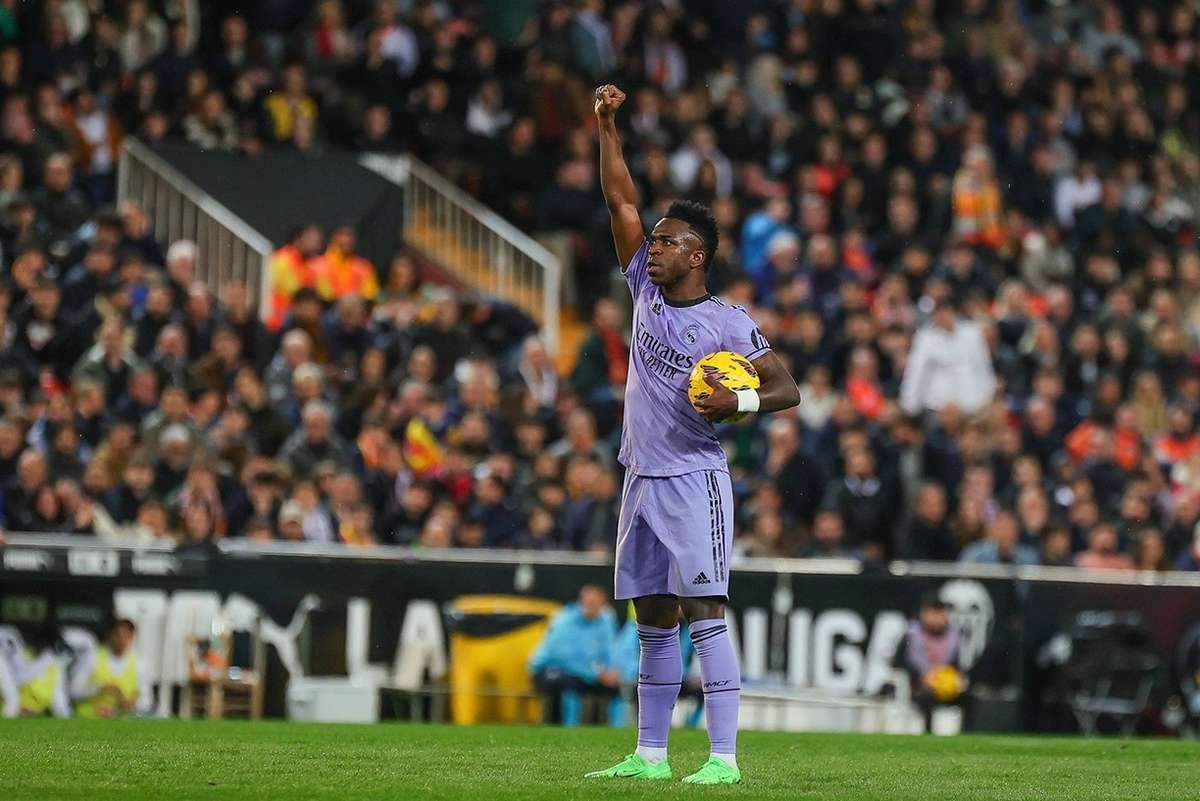 Vini Jr. enfurece-se contra a conta de Instagram do Real Madrid após ...