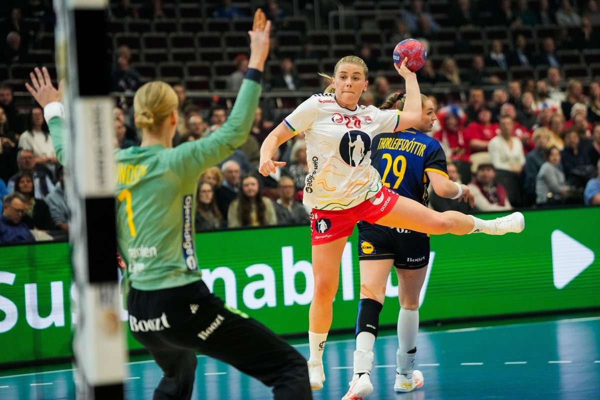Women's Handball World Championship: Norway thrash neighbours Sweden in ...