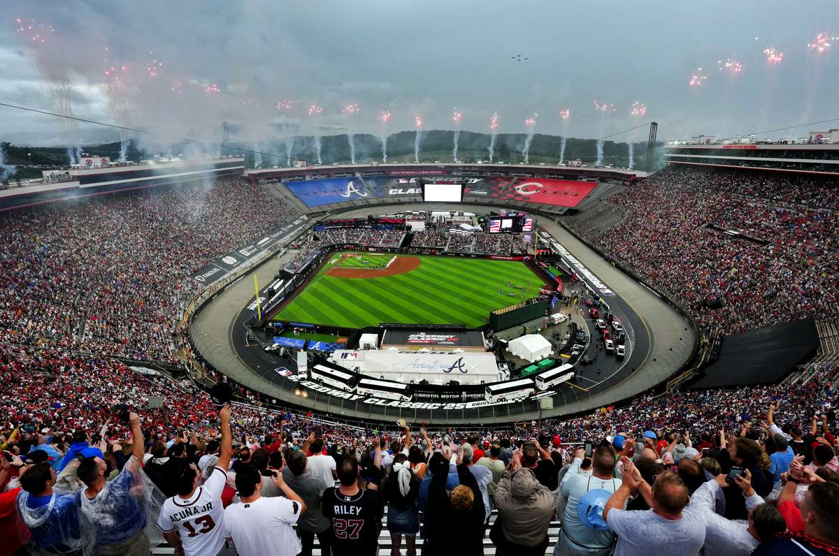 MLB match at racetrack between Atlanta Braves and Cincinnati Reds break ...