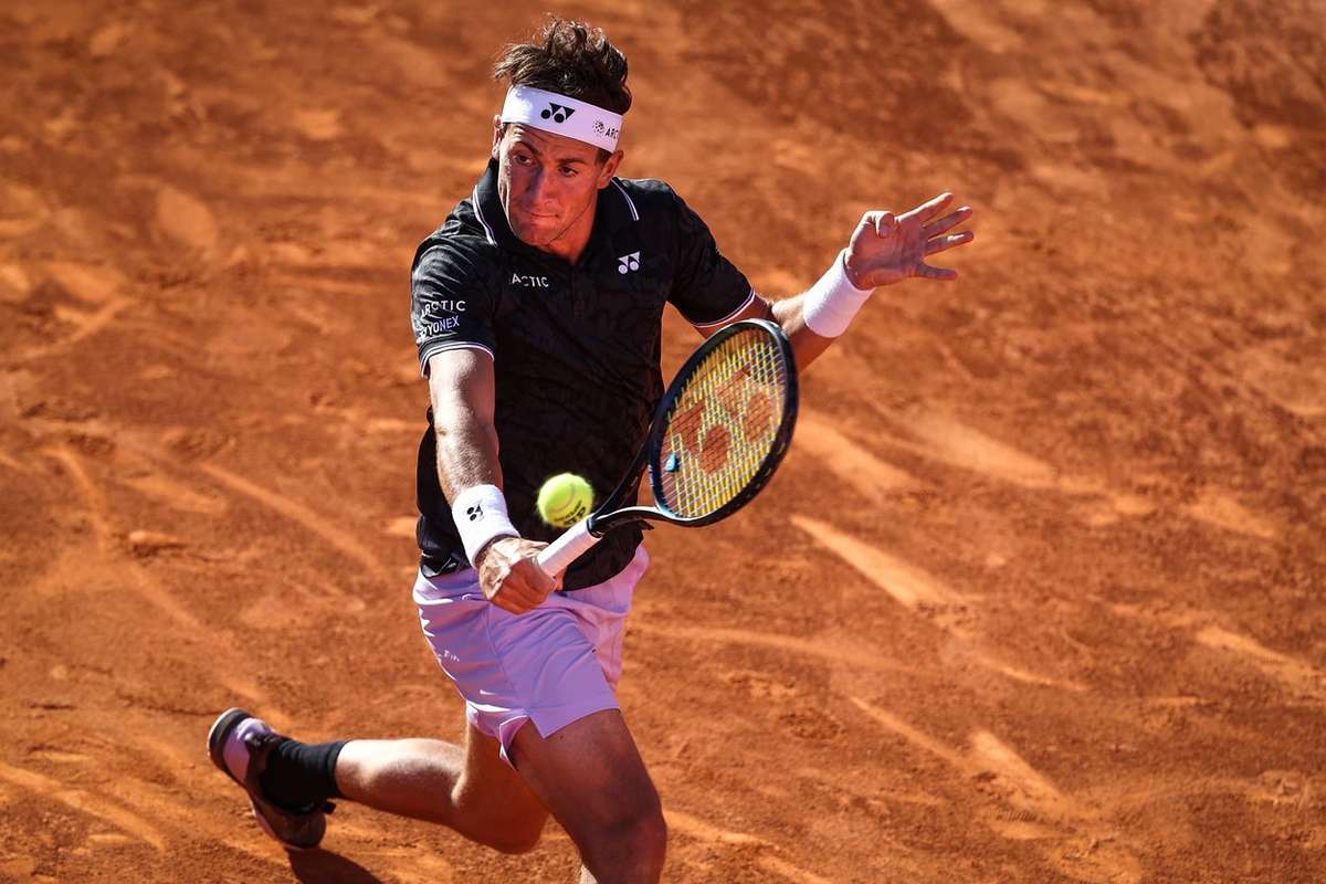 Tennis Tracker: Badosa battles past Fernandez, Ruud begins clay court ...
