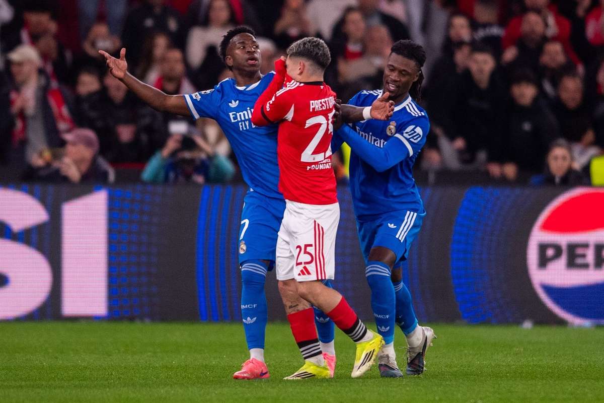 Infantino navrhuje červenú kartu za prekrytie si úst: Toto opatrenie ...