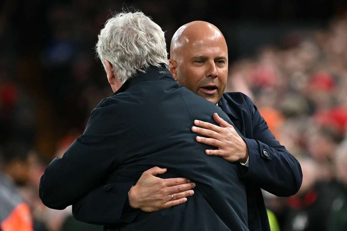 Slot thankful to Everton for solidarity after tragic death of Jota | Flashscore.co.uk