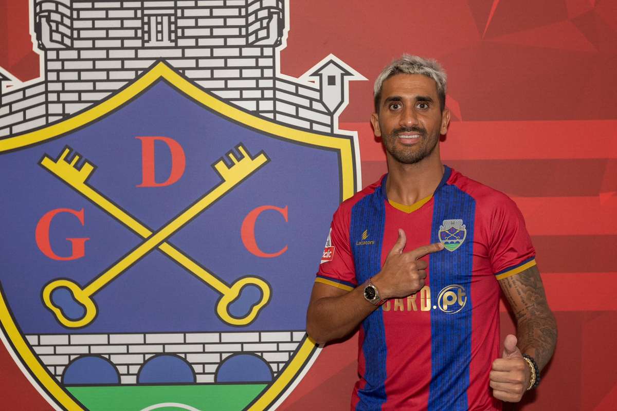 Oficial: Rúben Ribeiro regressa a Portugal para jogar no Chaves ...