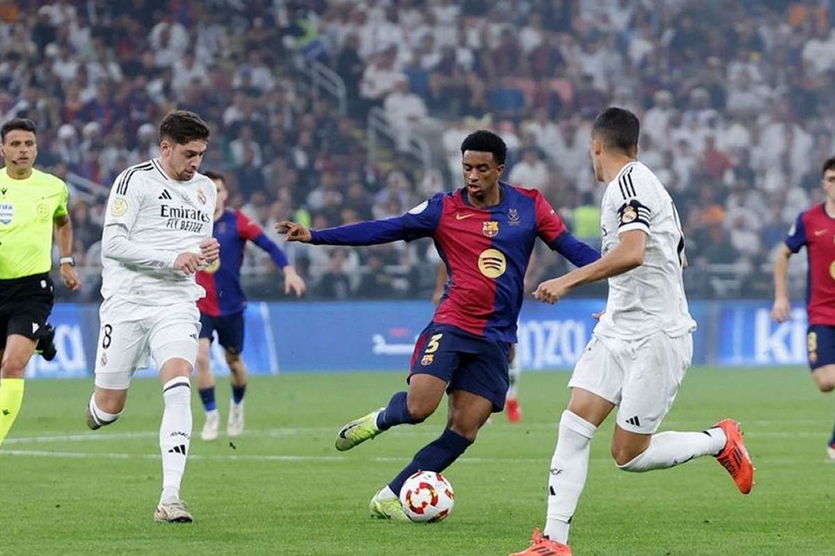 Manchester clubs battle for Barcelona wing-back Balde - TribalFootball.com