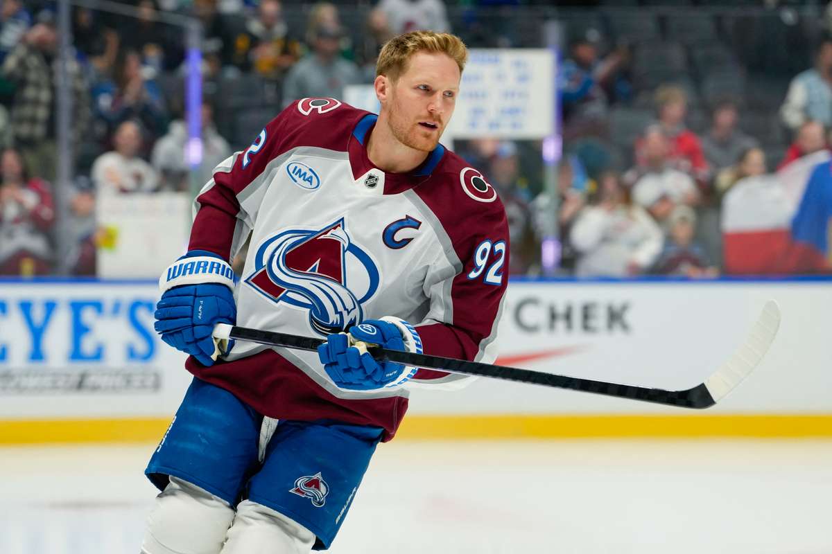 NHL roundup: Avalanche win eighth straight, Oilers beat Panthers in ...