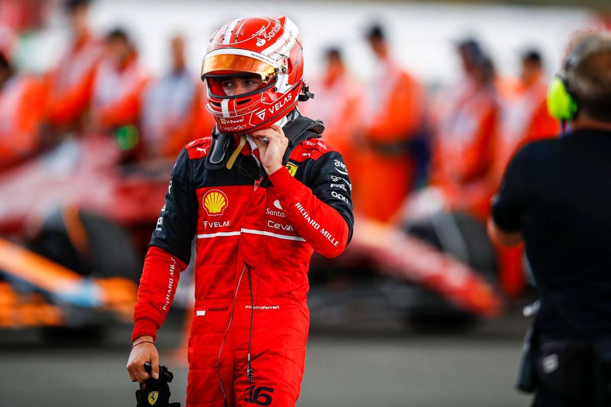 Frustrovaný Leclerc. Tým ho nechal dojet na starých pneumatikách a on ...