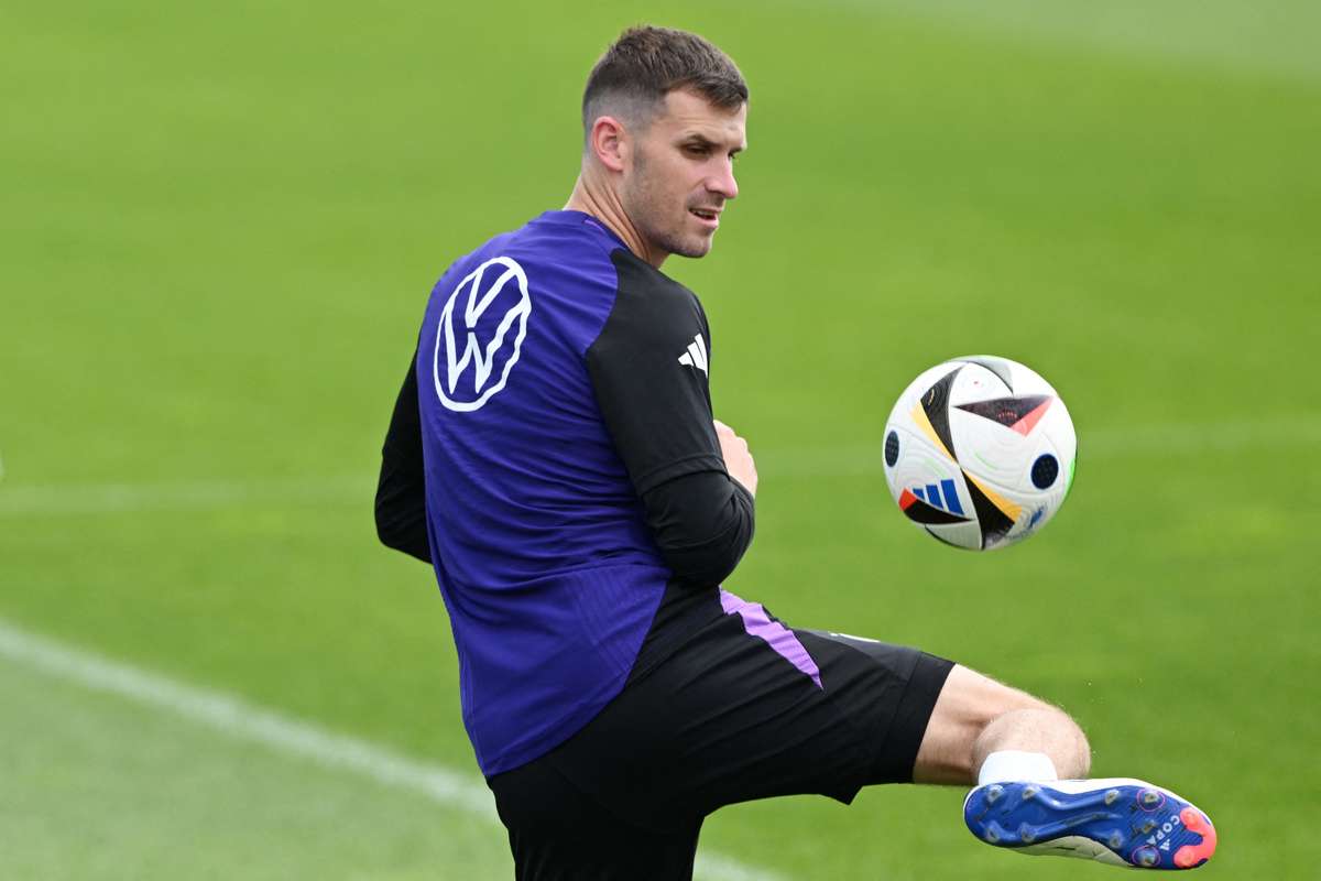 Borussia Dortmund sign Brighton's veteran midfielder Pascal Gross on ...