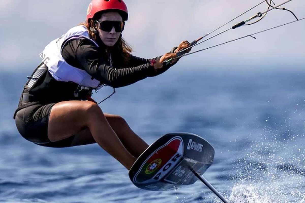 Velejadora Mafalda Pires de Lima nona na corrida pela “última vaga” em ...