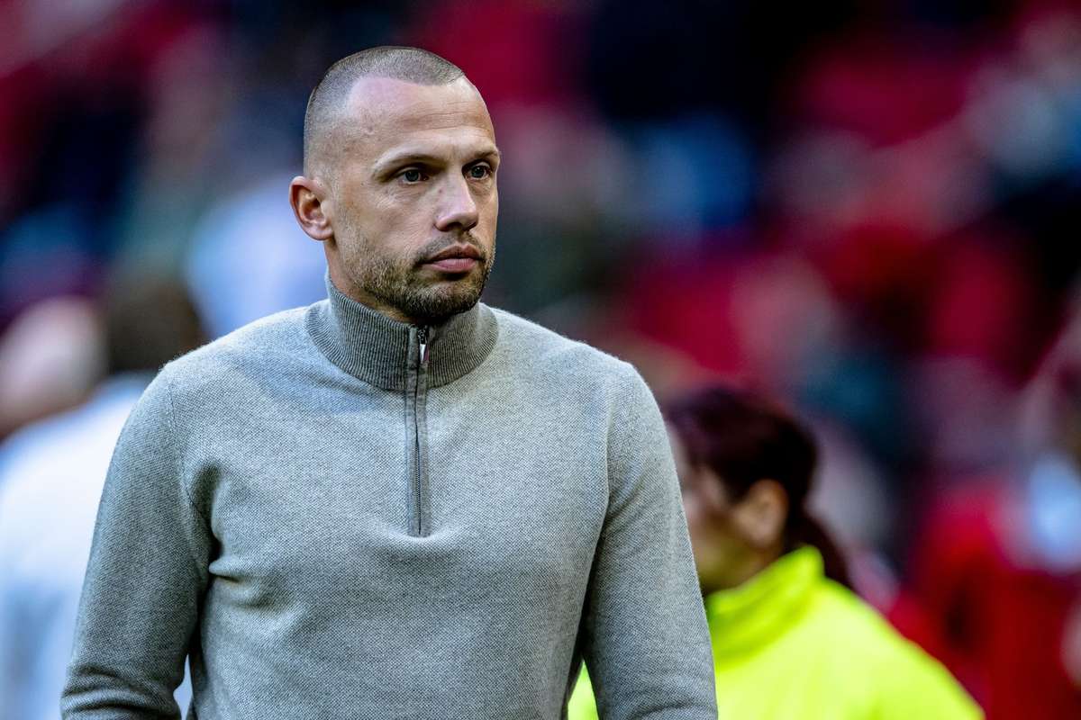 Former Ajax boss John Heitinga joins Spurs as assistant manager ...