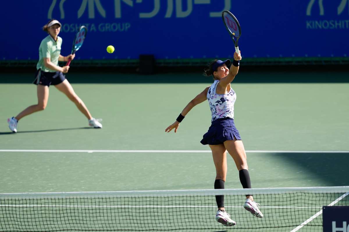 Monica Niculescu şi Cristina Bucşa s-au calificat în sferturile probei de dublu la Tokyo ...