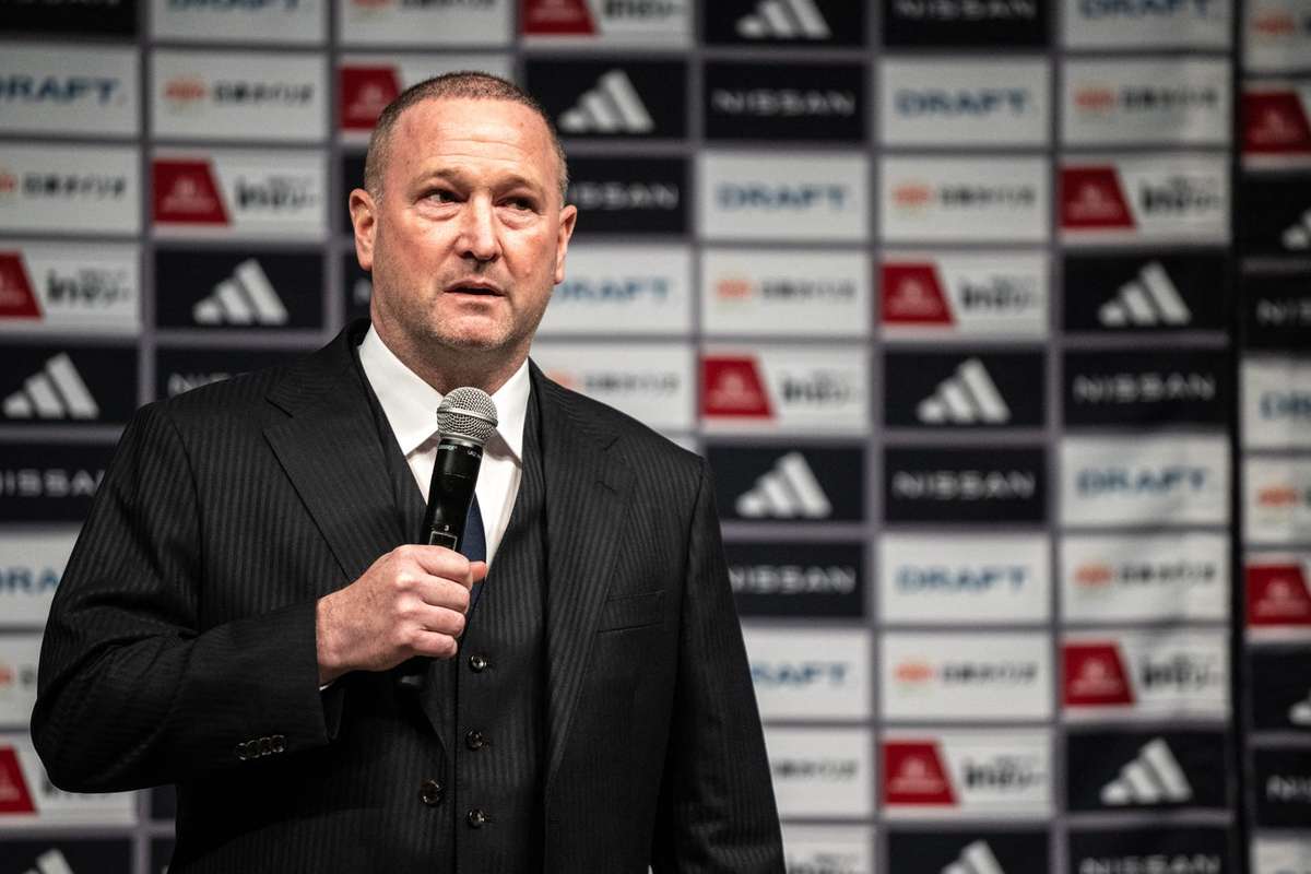 Former England assistant manager Holland begins job at Yokohama ...