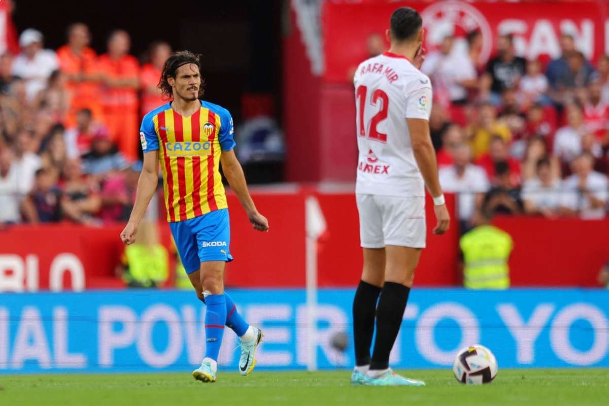 Beautiful Day for Sevilla's Bono in penalty save as to survive for ...