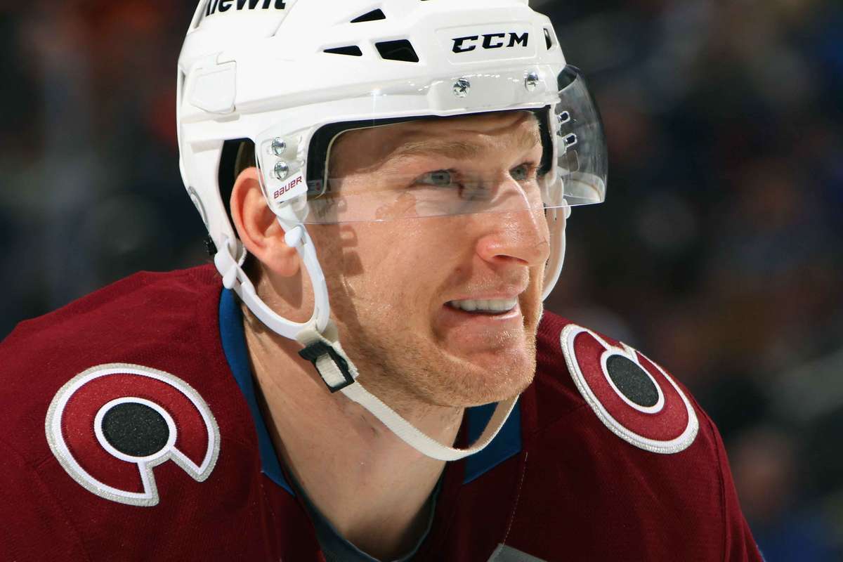 NHL roundup: Nathan MacKinnon becomes 100th player to reach 1,000 ...