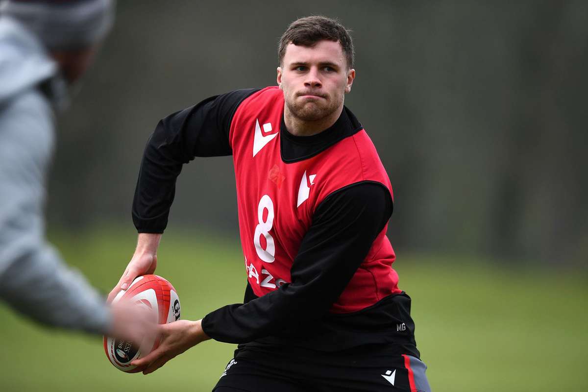Grady to make Wales debut as Gatland shuffles for England match ...
