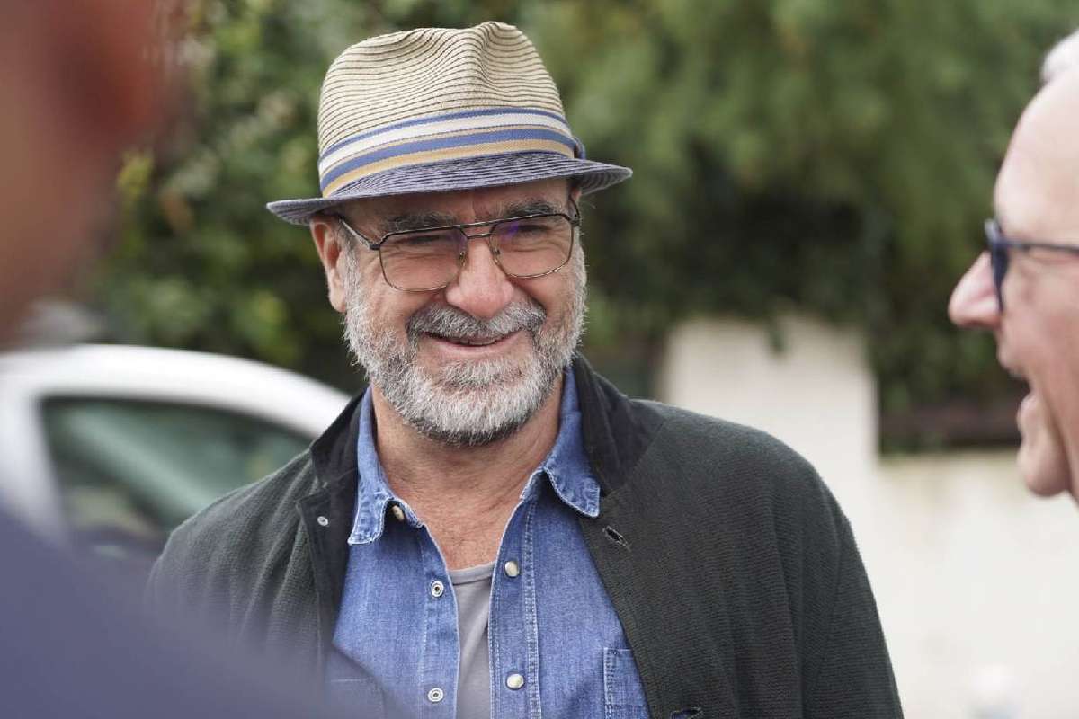 Eric Cantona honoré par son club formateur, l'AJ Auxerre | Flashscore.fr