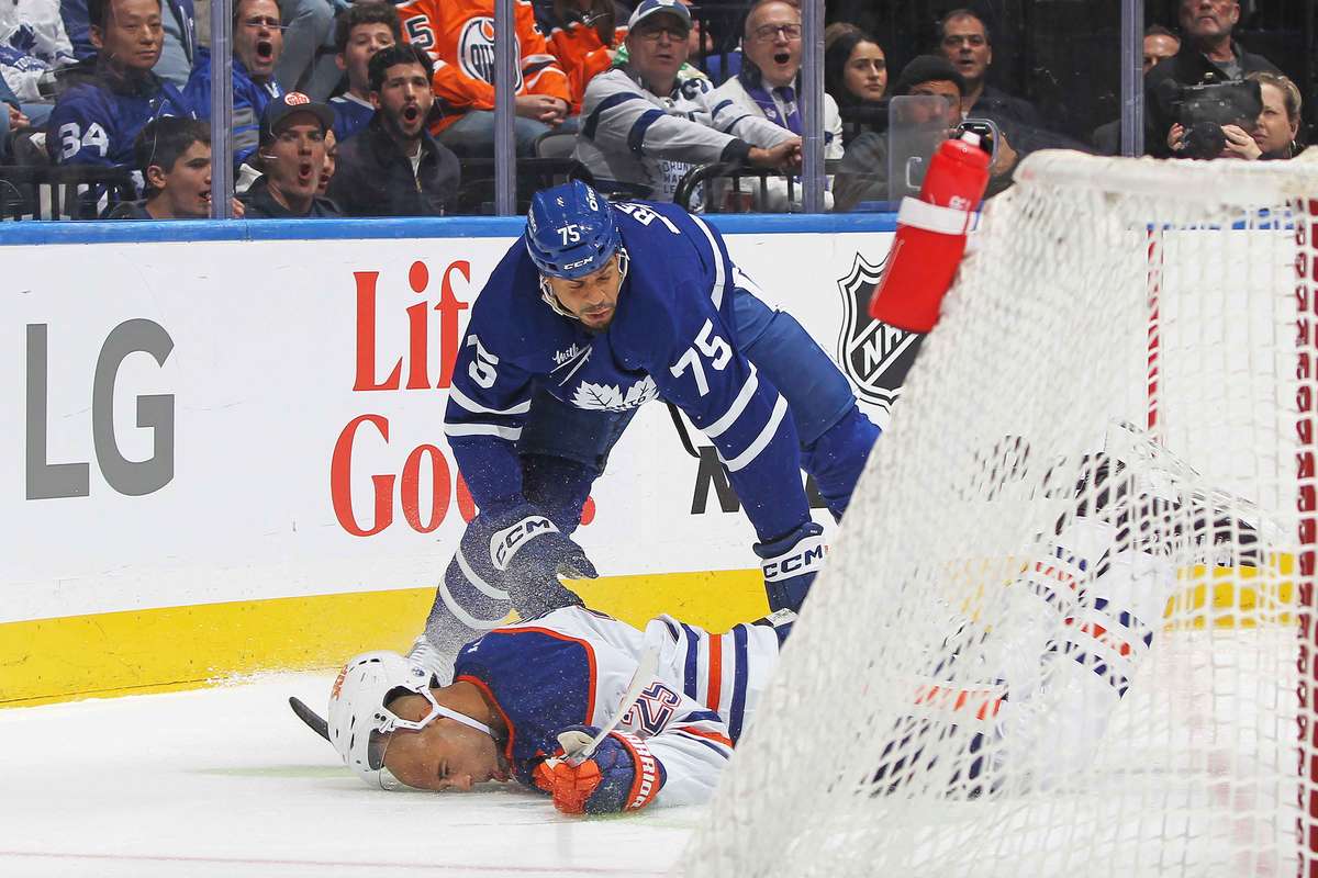 Reaves dostal za tvrdý zákrok dodatočný trest, Torontu istý čas ...