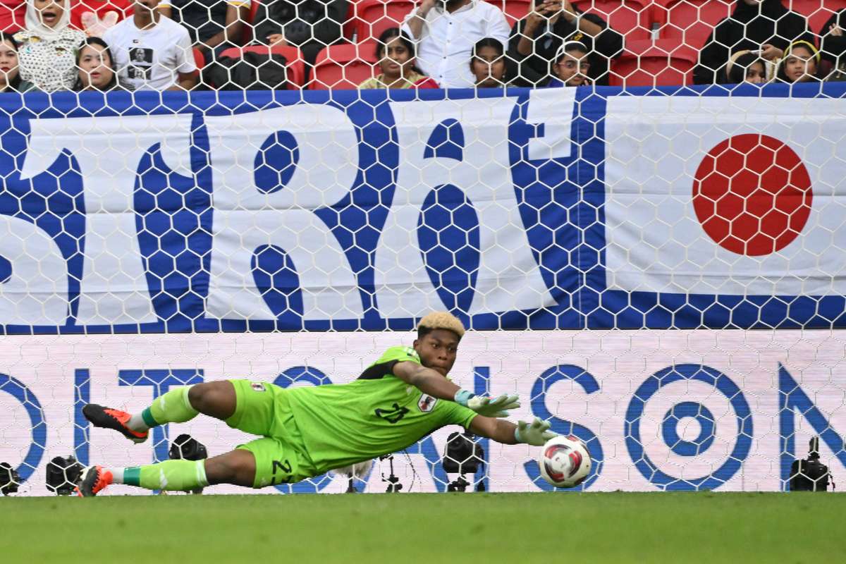 Goalkeeping woes continue to threaten Japan's Asian Cup hopes ...