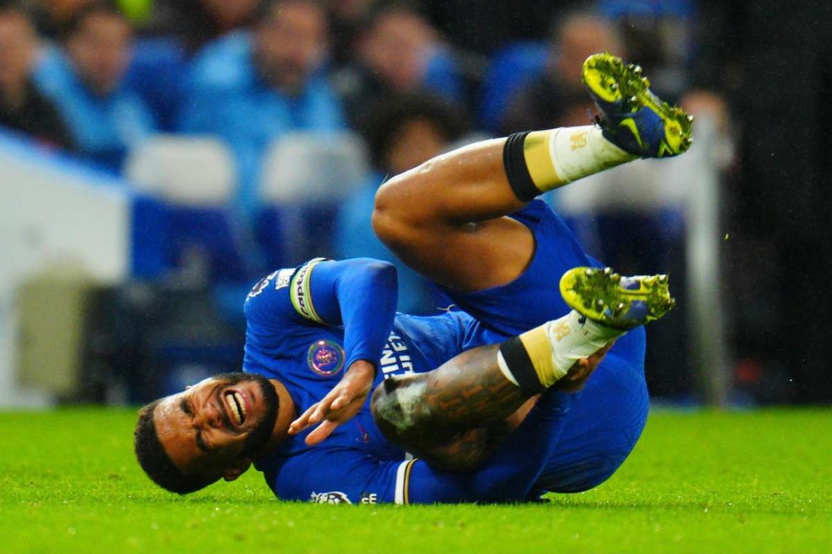 EXCLUSIVE: Injury expert Ben Dinnery on Man United's issues & James ...