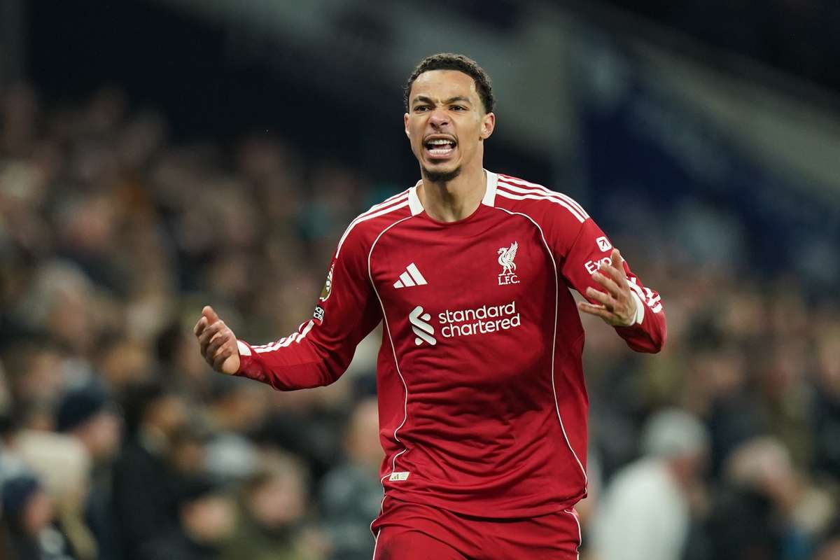 Rooney refuses to "rule out" Liverpool in title race: If they get that ...