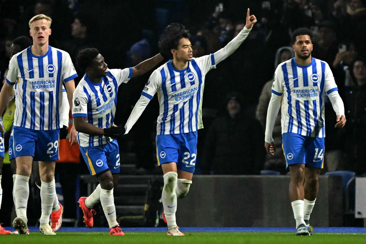 Mitoma and Minteh guide Brighton to thumping win over Chelsea in ...