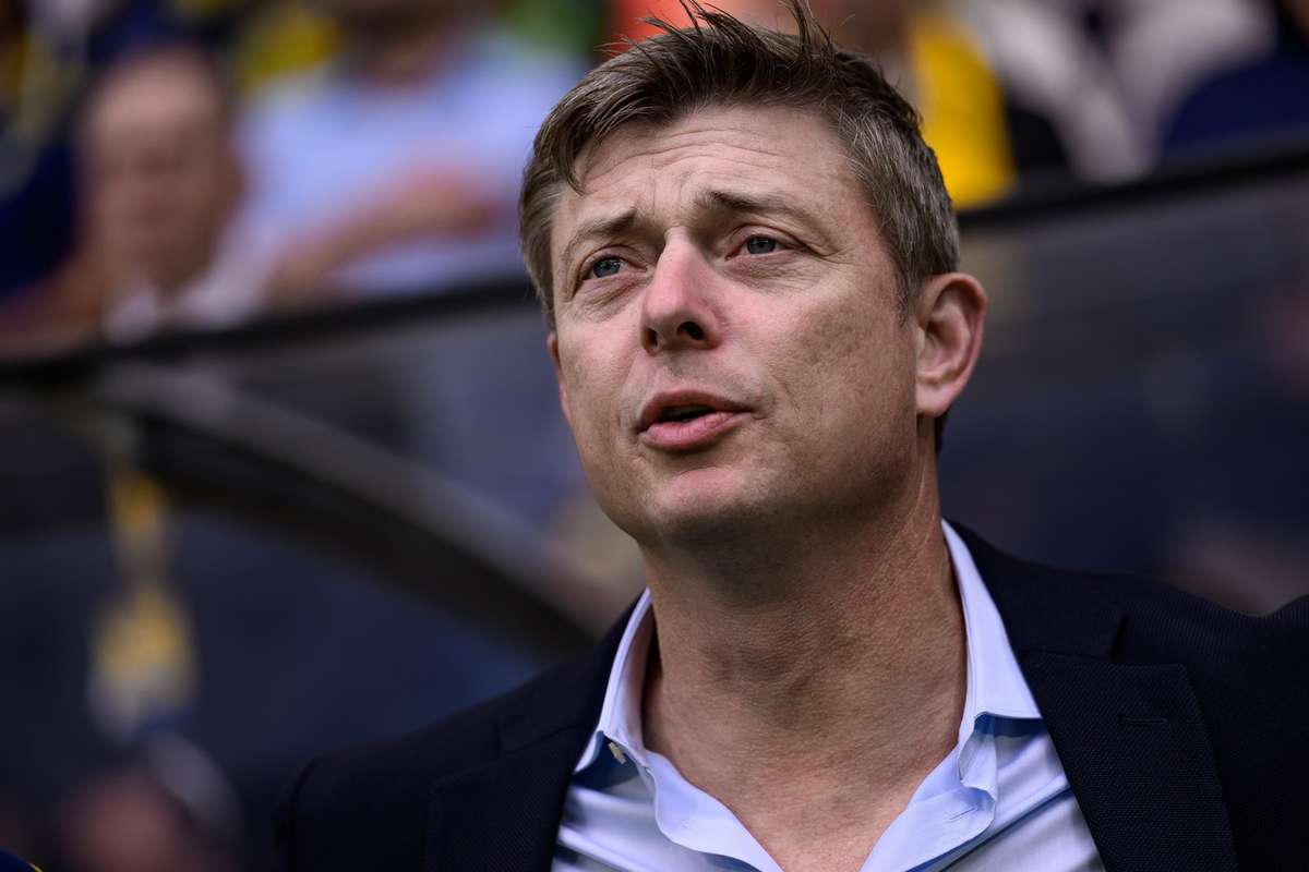 Swedish national team coach defends Isak amid Liverpool speculation ...