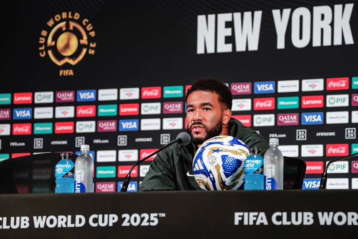 Chelsea captain James dismisses injury talk ahead of PSG clash ...