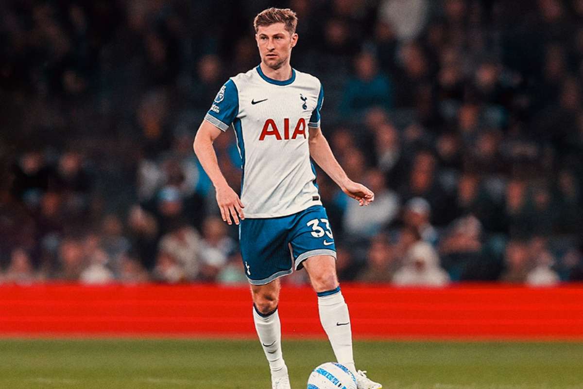 Wrexham launch bid for Tottenham defender Davies - TribalFootball.com
