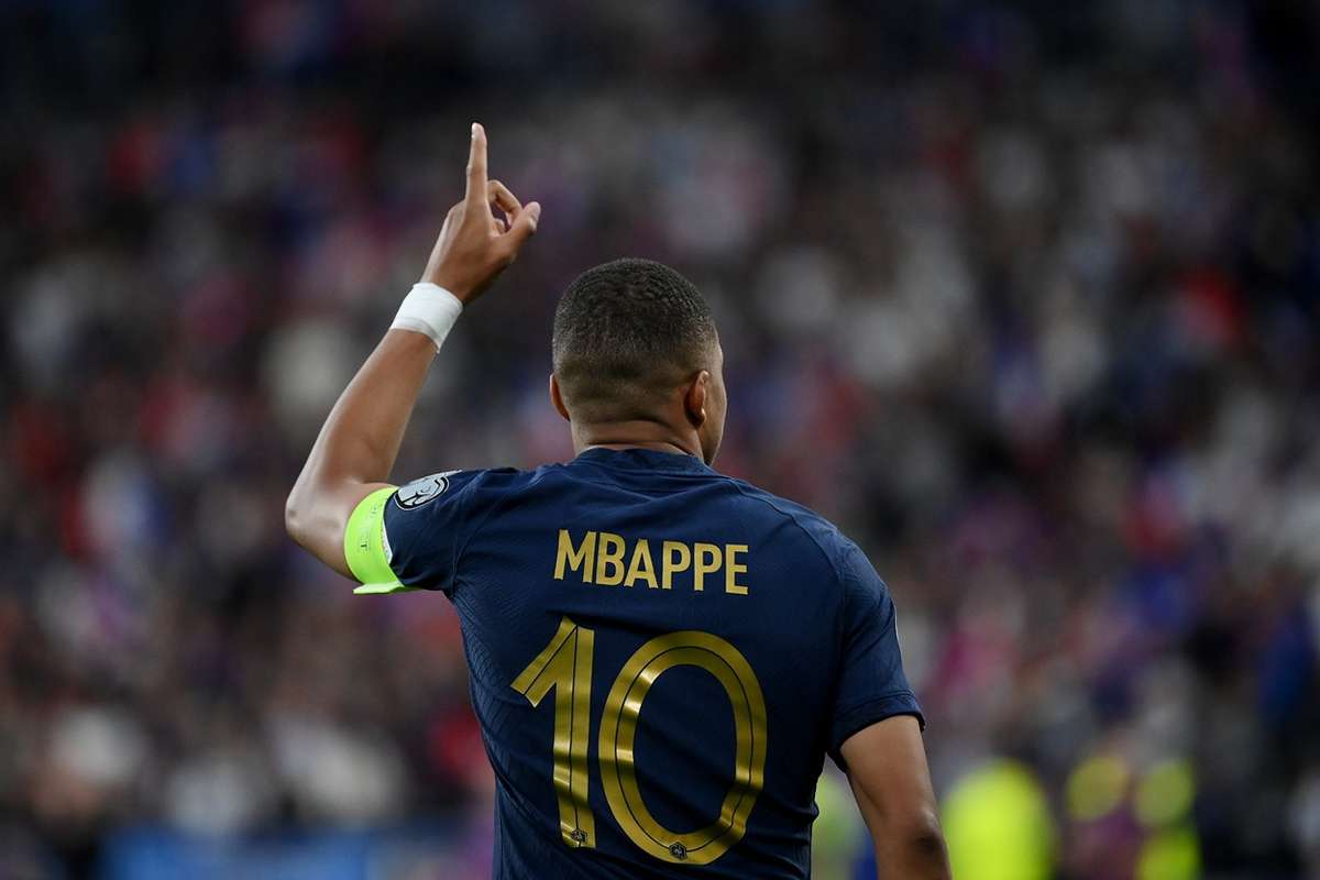Mbappé aponta à Bola de Ouro: "Acho que tenho hipóteses ...