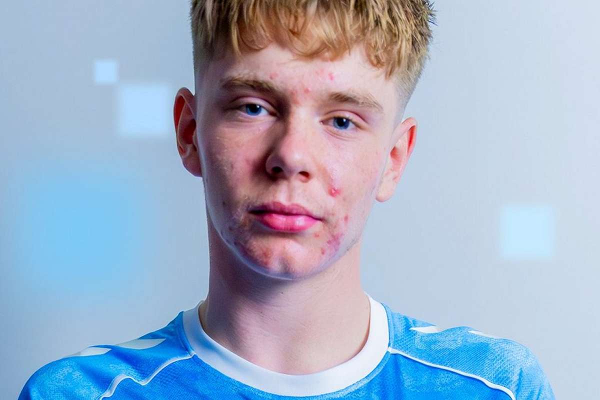 Shepherd commits to Coventry amid Arsenal, Man Utd interest ...