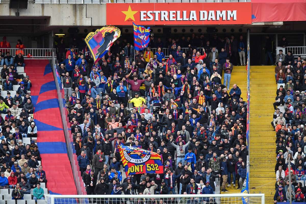 Barcelona encerra bancada das claques por tempo indeterminado no ...