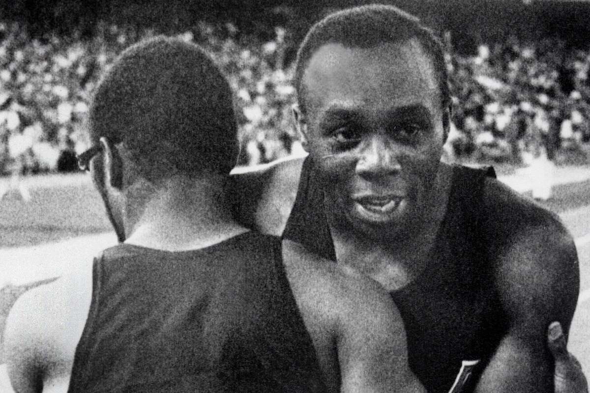 Jim Hines, primeiro a correr abaixo dos 10s nos 100m rasos, morre aos ...