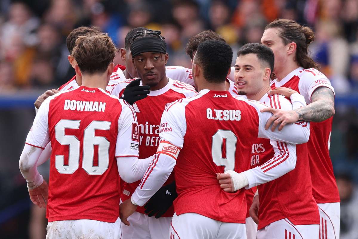 Mansfield run Arsenal close as Prem leaders avoid FA Cup shock ...