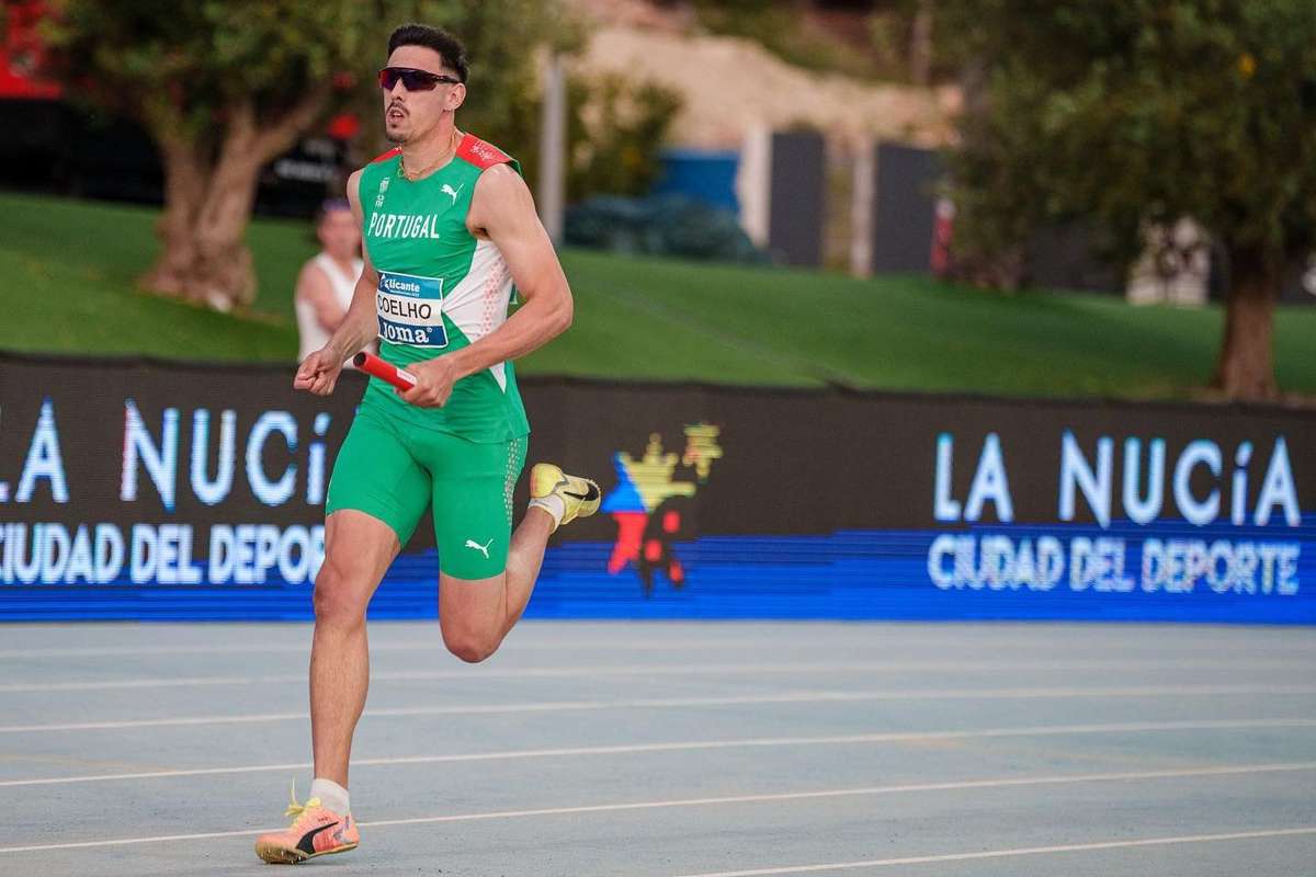 João Coelho na meia-final dos 400 metros com recorde nacional e com ...