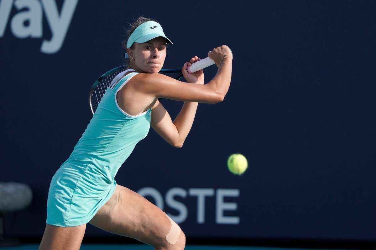 Tenis Flash: Linette awansowała dalej w Charleston, Hurkacz odpadł ...