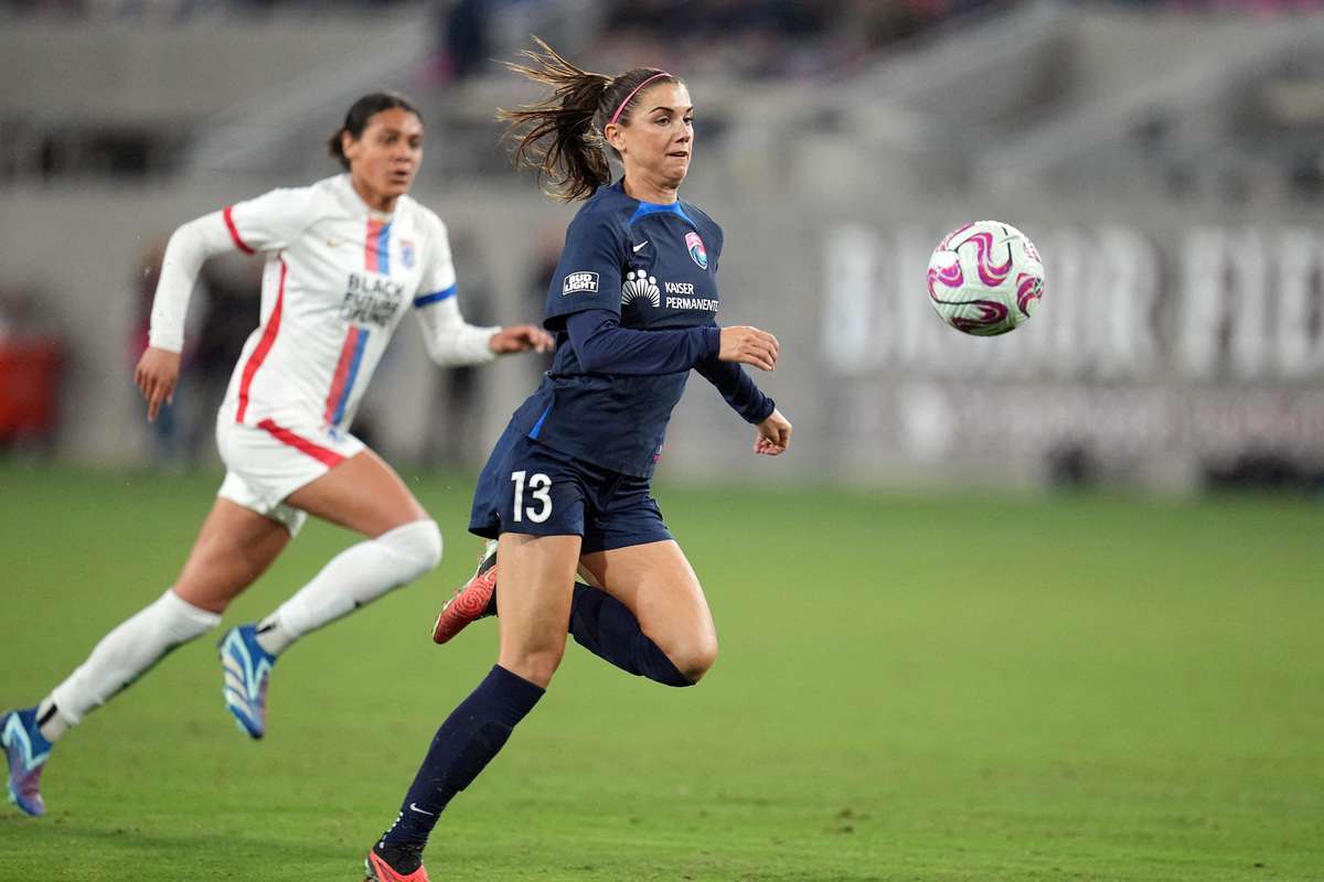 Veteran Alex Morgan replaces injured Mia Fishel on USWNT's Gold Cup roster | Flashscore.dk