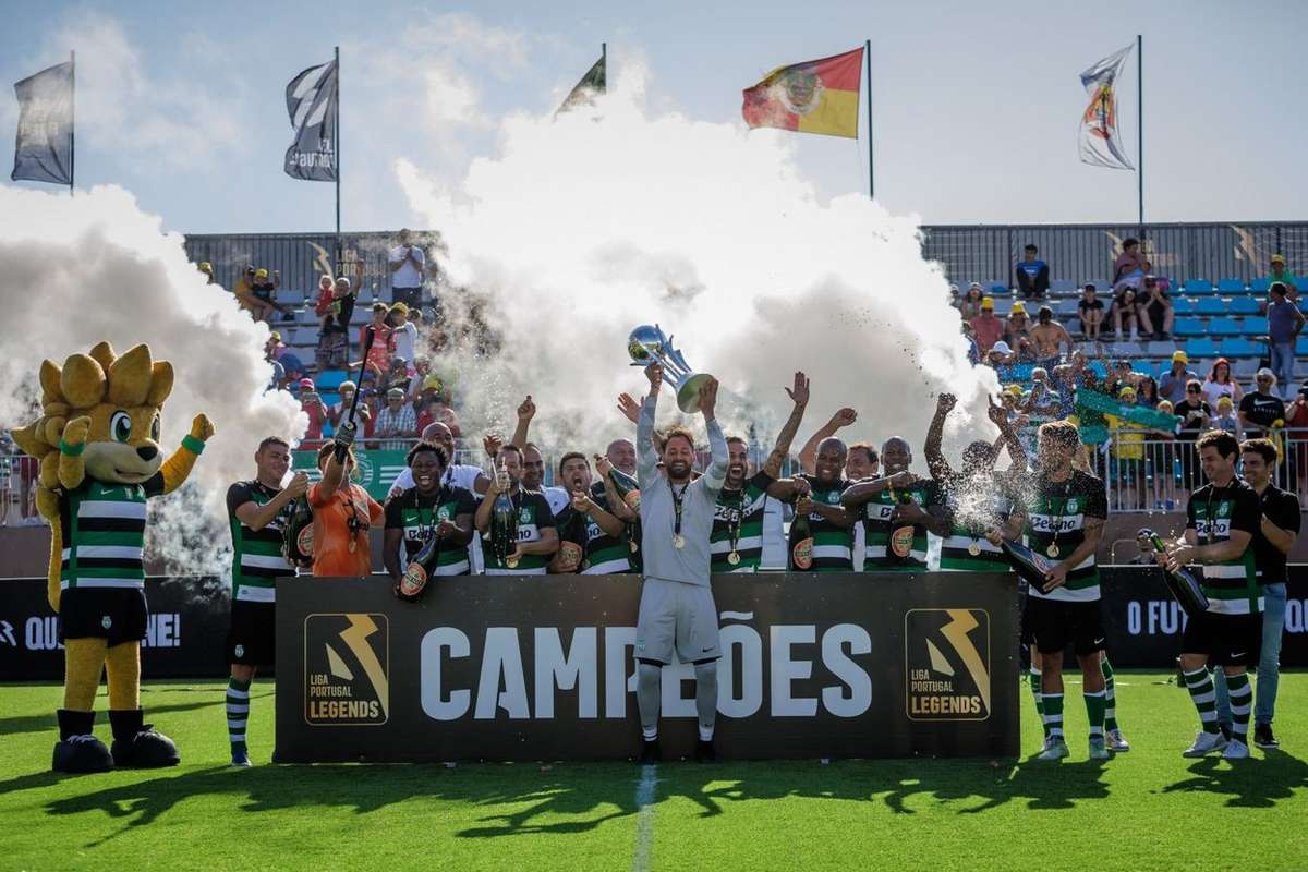 Pedro Proença entregou troféu do Liga Portugal Legends | Flashscore.pt